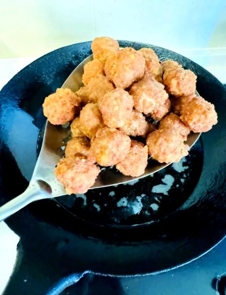 干炸丸子怎么做_干炸丸子外酥里嫩技巧-第2张图片-山城妙识