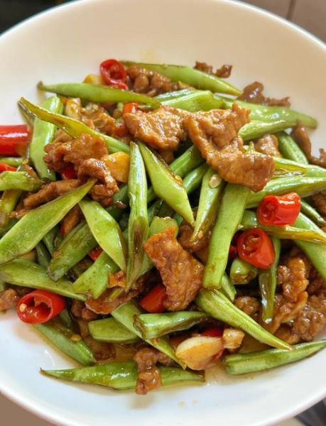 土豆四季豆烧肉怎么做_家常版详细步骤-第1张图片-山城妙识 土豆四季豆烧肉怎么做_家常版详细步骤-第1张图片-山城妙识