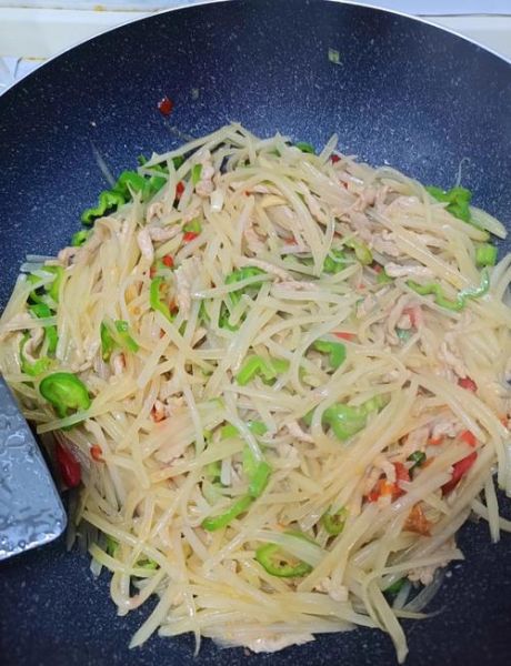 土豆丝炒肉怎么炒才脆_土豆丝炒肉用哪个部位肉-第1张图片-山城妙识 土豆丝炒肉怎么炒才脆_土豆丝炒肉用哪个部位肉-第1张图片-山城妙识
