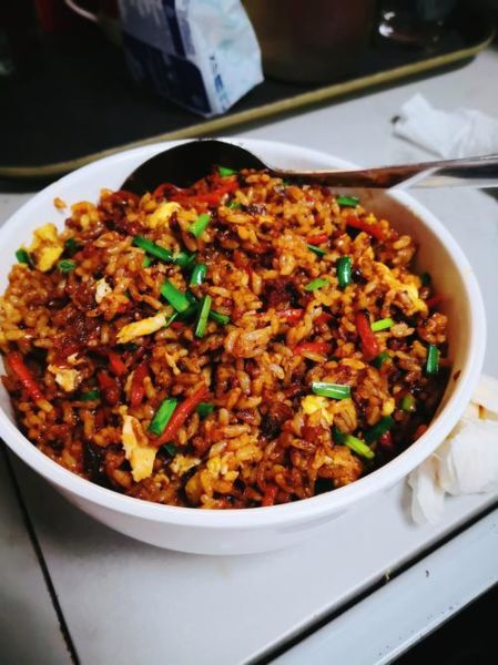 炒饭用什么米最好吃_家常炒饭怎么炒才粒粒分明-第3张图片-山城妙识 炒饭用什么米最好吃_家常炒饭怎么炒才粒粒分明-第3张图片-山城妙识