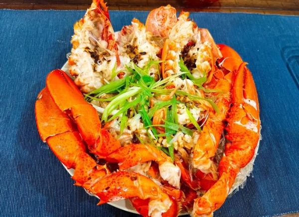 蒜蓉蒸大龙虾怎么做_蒜蓉蒸大龙虾需要蒸多久-第3张图片-山城妙识 蒜蓉蒸大龙虾怎么做_蒜蓉蒸大龙虾需要蒸多久-第3张图片-山城妙识