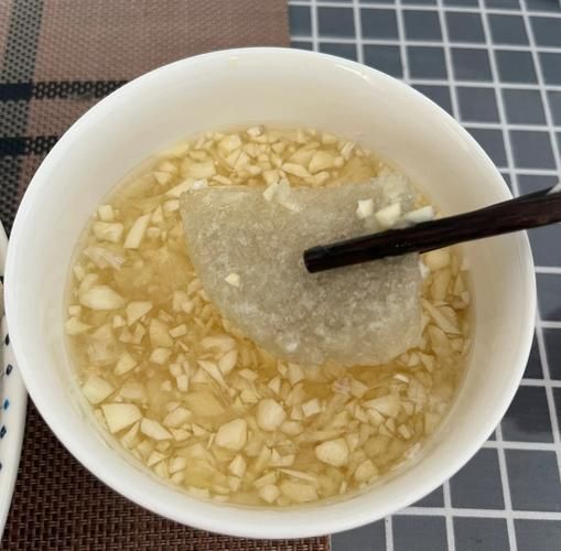 老北京炸灌肠蘸什么吃_蒜汁还是盐水-第1张图片-山城妙识 老北京炸灌肠蘸什么吃_蒜汁还是盐水-第1张图片-山城妙识