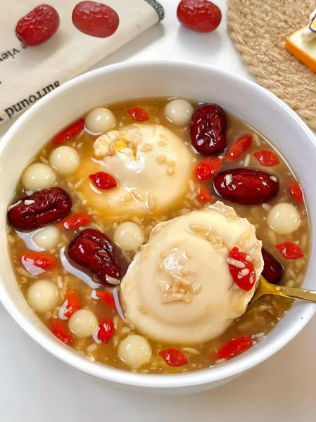 红糖醪糟蛋的功效与作用_红糖醪糟蛋适合什么人吃-第2张图片-山城妙识 红糖醪糟蛋的功效与作用_红糖醪糟蛋适合什么人吃-第2张图片-山城妙识