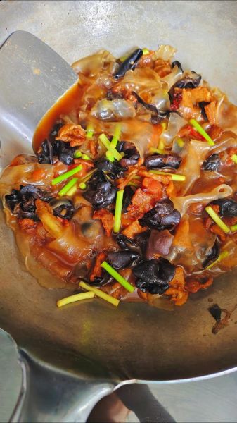 粉皮靠肉怎么做_粉皮靠肉正宗做法-第1张图片-山城妙识 粉皮靠肉怎么做_粉皮靠肉正宗做法-第1张图片-山城妙识