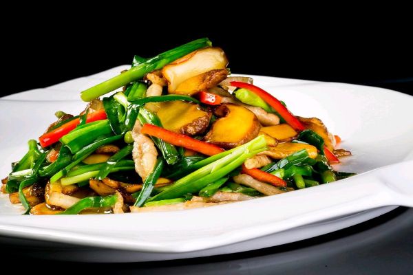 韭菜花炒肉怎么炒好吃窍门_韭菜花炒肉先炒肉还是先炒韭菜花-第1张图片-山城妙识 韭菜花炒肉怎么炒好吃窍门_韭菜花炒肉先炒肉还是先炒韭菜花-第1张图片-山城妙识