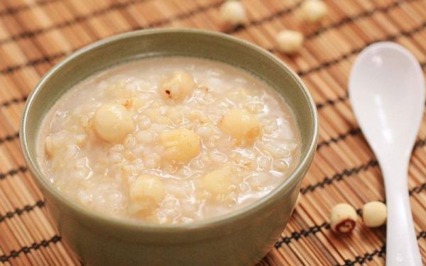 莲子粥热量高吗_莲子粥减肥能吃吗-第1张图片-山城妙识