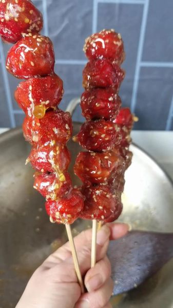 冰糖葫芦怎么做_冰糖葫芦用什么糖最好-第2张图片-山城妙识 冰糖葫芦怎么做_冰糖葫芦用什么糖最好-第2张图片-山城妙识