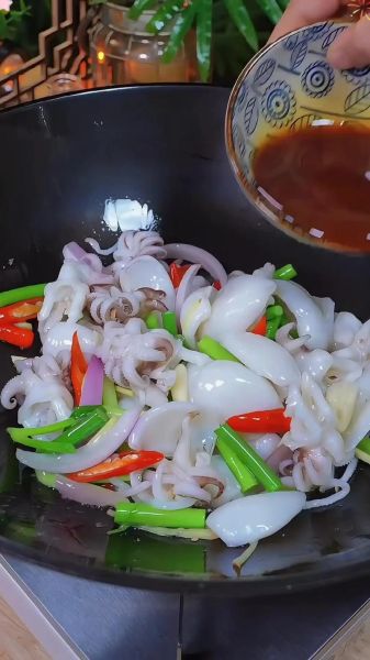 洋葱炒墨鱼仔怎么做_墨鱼仔炒多久才嫩-第3张图片-山城妙识 洋葱炒墨鱼仔怎么做_墨鱼仔炒多久才嫩-第3张图片-山城妙识