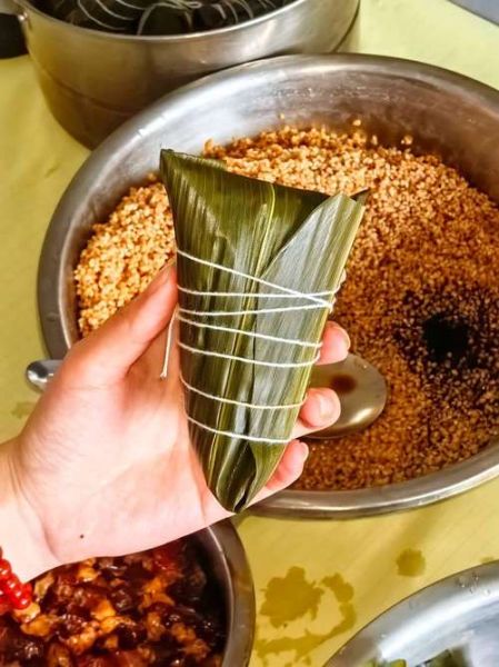 粽子糯米泡多长时间最好_包粽子糯米要泡多久-第1张图片-山城妙识 粽子糯米泡多长时间最好_包粽子糯米要泡多久-第1张图片-山城妙识