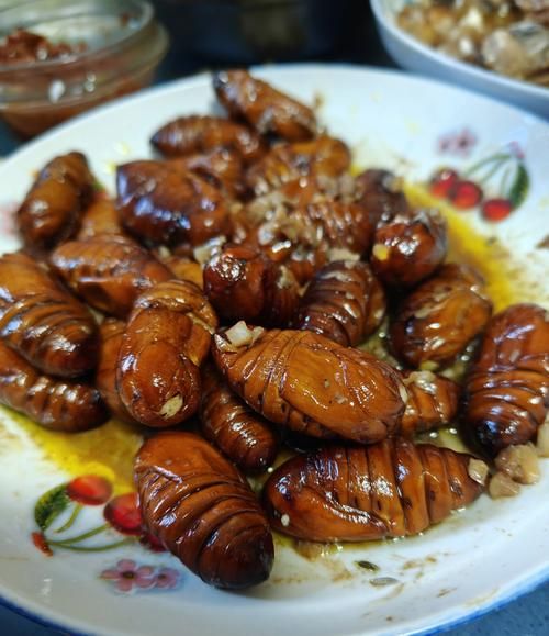 绿蚕蛹怎么做好吃_绿蚕蛹的做法大全-第2张图片-山城妙识