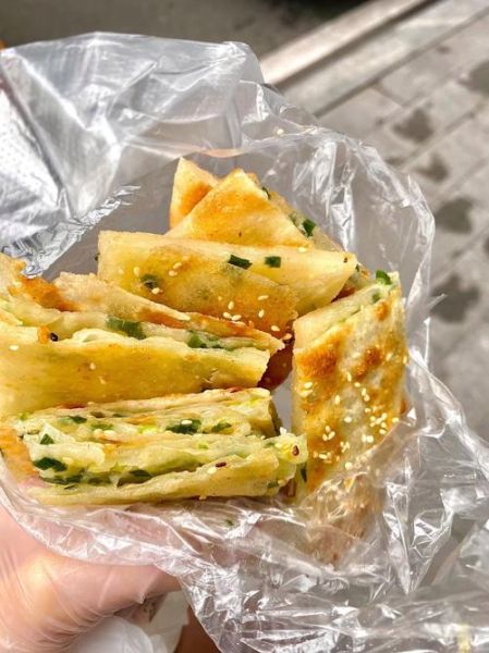 千层饼和酱香饼是一样的吗_区别与做法-第1张图片-山城妙识 千层饼和酱香饼是一样的吗_区别与做法-第1张图片-山城妙识