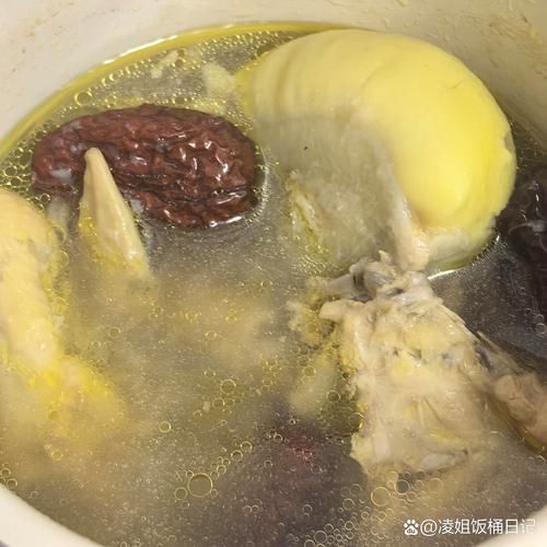 榴莲煲鸡适合什么人群_孕妇能吃吗-第1张图片-山城妙识 榴莲煲鸡适合什么人群_孕妇能吃吗-第1张图片-山城妙识