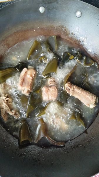 排骨炖海带怎么做_正宗做法窍门-第2张图片-山城妙识