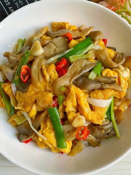 毛毛菇炒蛋火候怎么掌握_毛毛菇炒蛋先炒蛋还是先炒菇-第1张图片-山城妙识