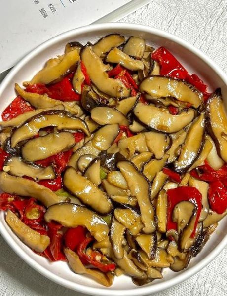 香菇辣椒炒肉怎么做_香菇辣椒炒肉怎么做好吃-第1张图片-山城妙识 香菇辣椒炒肉怎么做_香菇辣椒炒肉怎么做好吃-第1张图片-山城妙识