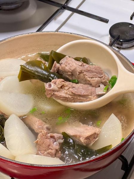 排骨汤怎么做不油腻_排骨汤去油技巧-第2张图片-山城妙识 排骨汤怎么做不油腻_排骨汤去油技巧-第2张图片-山城妙识