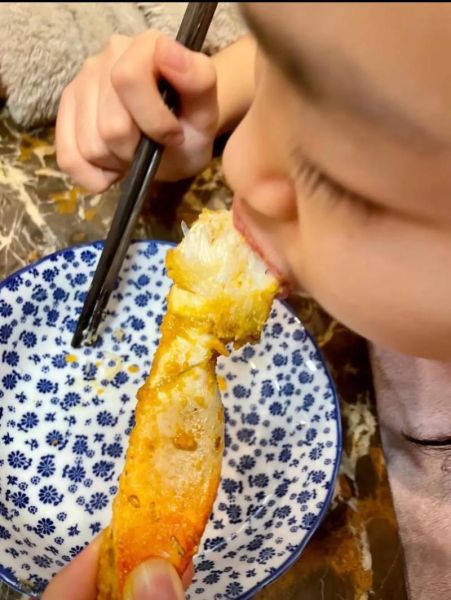 咸蛋黄珍宝蟹怎么做_咸蛋黄珍宝蟹热量高吗-第2张图片-山城妙识