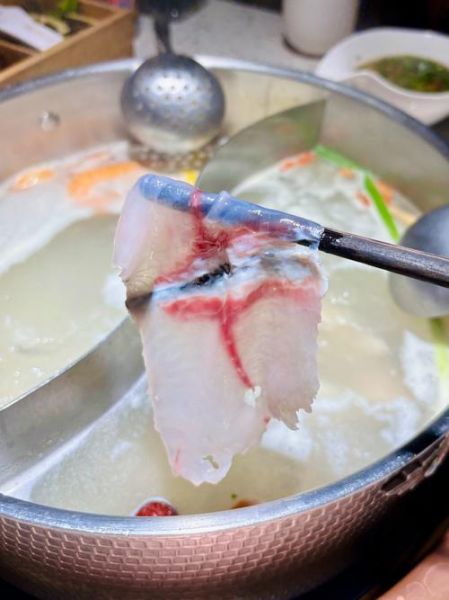 火锅鱼片怎么腌制又滑又嫩_鱼片不碎的秘诀-第1张图片-山城妙识 火锅鱼片怎么腌制又滑又嫩_鱼片不碎的秘诀-第1张图片-山城妙识