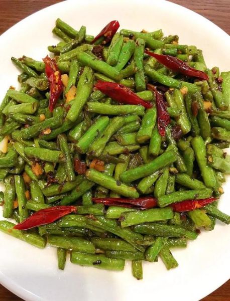 炒豇豆角怎么炒好吃_炒豇豆角要不要焯水-第1张图片-山城妙识 炒豇豆角怎么炒好吃_炒豇豆角要不要焯水-第1张图片-山城妙识