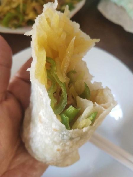 春饼锅怎么做春饼_春饼锅做春饼的技巧-第3张图片-山城妙识