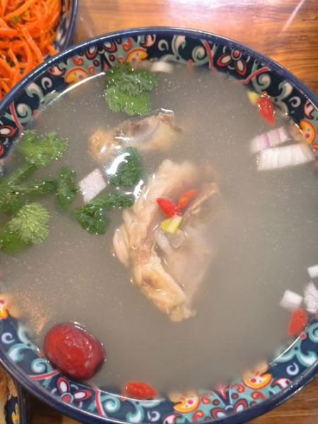 怎么炖羊肉汤好吃_羊肉汤去膻味技巧-第3张图片-山城妙识