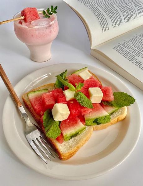 西瓜冰淇淋三明治怎么做_西瓜冰淇淋三明治热量高吗-第1张图片-山城妙识