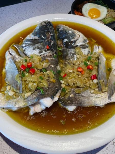 红烧鲢鱼头怎么做_鲢鱼头红烧去腥技巧-第1张图片-山城妙识