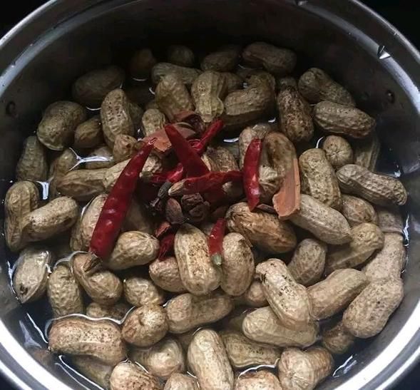 煮花生米怎么煮好吃窍门_煮花生米需要多长时间-第3张图片-山城妙识