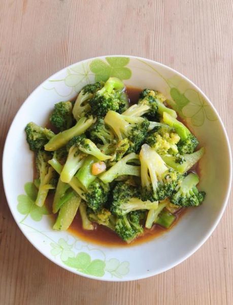 西兰花怎么清炒_西兰花清炒要不要焯水-第1张图片-山城妙识 西兰花怎么清炒_西兰花清炒要不要焯水-第1张图片-山城妙识