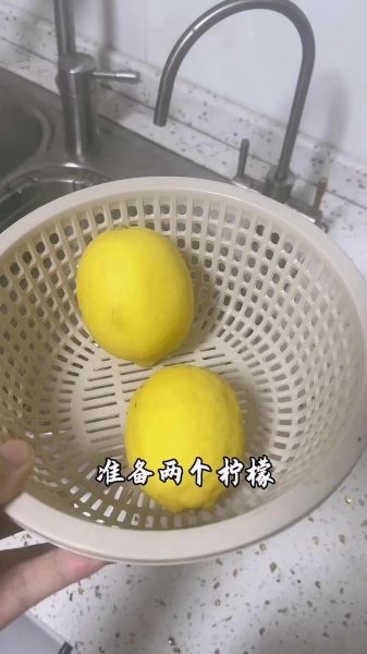 蜂蜜柠檬水怎么做_蜂蜜柠檬水腌制比例-第2张图片-山城妙识