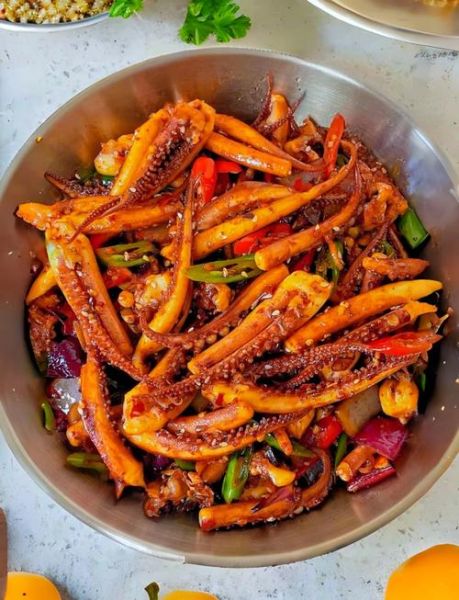 孜然鱿鱼须怎么炒才嫩_孜然鱿鱼须焯水还是直接炒-第1张图片-山城妙识