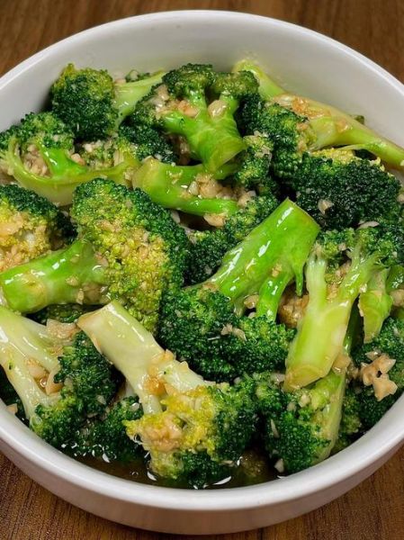 素炒西兰花怎么炒好吃_家常西兰花做法步骤-第1张图片-山城妙识 素炒西兰花怎么炒好吃_家常西兰花做法步骤-第1张图片-山城妙识