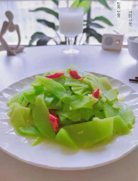 清炒莴苣怎么做_莴苣要不要焯水-第1张图片-山城妙识 清炒莴苣怎么做_莴苣要不要焯水-第1张图片-山城妙识