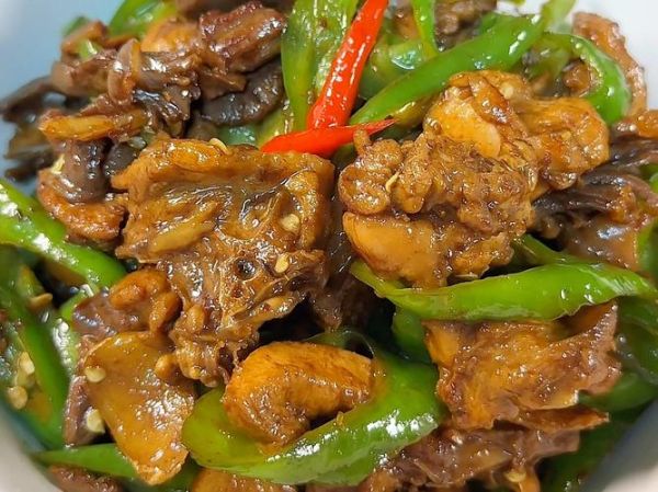 青椒辣子鸡怎么炒_辣子鸡用鸡腿还是整鸡-第3张图片-山城妙识 青椒辣子鸡怎么炒_辣子鸡用鸡腿还是整鸡-第3张图片-山城妙识