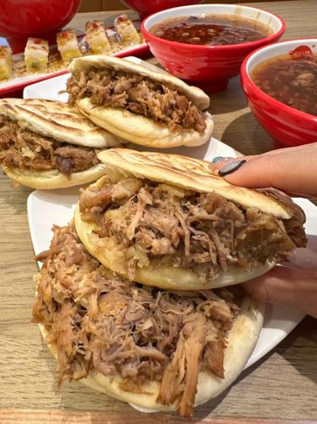 肉夹馍饼怎么做_白吉馍和腊汁肉夹馍饼做法-第1张图片-山城妙识