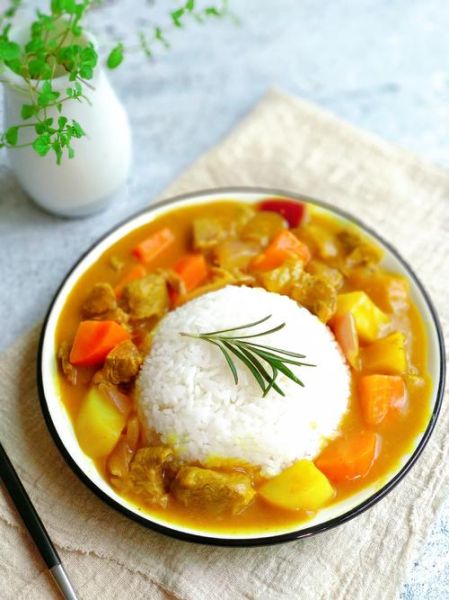 土豆咖喱饭怎么做_家常咖喱饭用什么咖喱块-第1张图片-山城妙识 土豆咖喱饭怎么做_家常咖喱饭用什么咖喱块-第1张图片-山城妙识