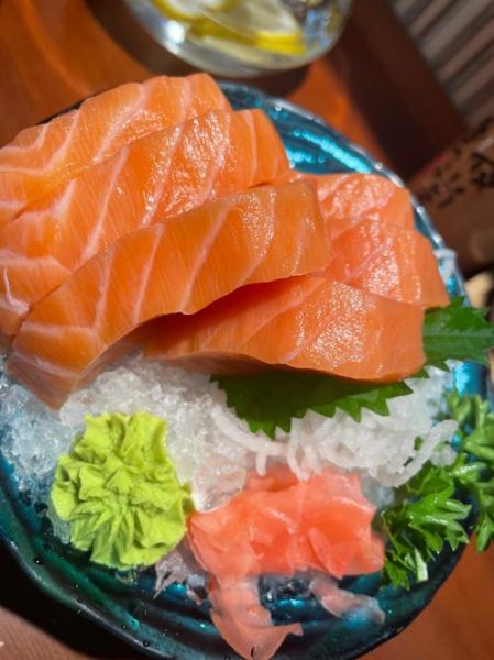 三文鱼刺身热量高吗_三文鱼刺身有什么功效-第1张图片-山城妙识