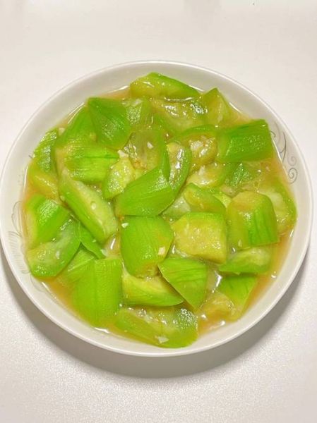 清炒丝瓜怎么炒好吃_丝瓜要不要焯水-第1张图片-山城妙识 清炒丝瓜怎么炒好吃_丝瓜要不要焯水-第1张图片-山城妙识