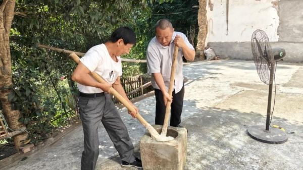 舂糍粑怎么读_舂糍粑是什么意思-第1张图片-山城妙识 舂糍粑怎么读_舂糍粑是什么意思-第1张图片-山城妙识