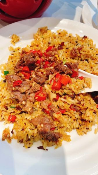 牛肉炒饭图片大全真实图片_牛肉炒饭怎么做好吃-第2张图片-山城妙识