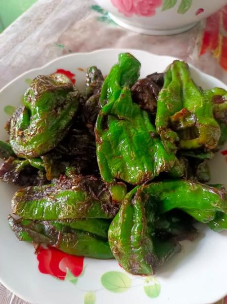 虎皮青椒用的是什么辣椒_哪种辣椒适合做虎皮青椒-第3张图片-山城妙识 虎皮青椒用的是什么辣椒_哪种辣椒适合做虎皮青椒-第3张图片-山城妙识