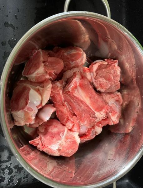 大棒骨怎么炖才入味_大棒骨焯水用冷水还是热水-第2张图片-山城妙识 大棒骨怎么炖才入味_大棒骨焯水用冷水还是热水-第2张图片-山城妙识