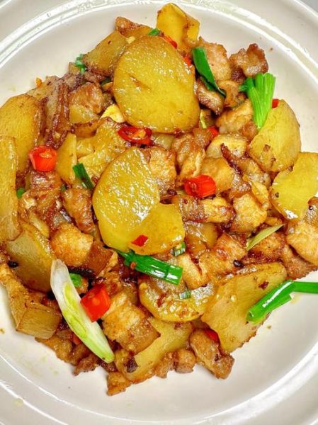 干锅土豆片炒肉怎么做_干锅土豆片炒肉用什么肉-第2张图片-山城妙识 干锅土豆片炒肉怎么做_干锅土豆片炒肉用什么肉-第2张图片-山城妙识