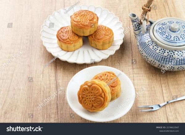 traditional_mooncake_flavors_vs_modern_varieties-第3张图片-山城妙识