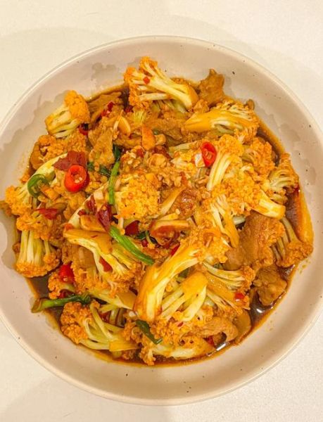 花菜炒肉丝怎么做_花菜炒肉丝用焯水吗-第1张图片-山城妙识 花菜炒肉丝怎么做_花菜炒肉丝用焯水吗-第1张图片-山城妙识