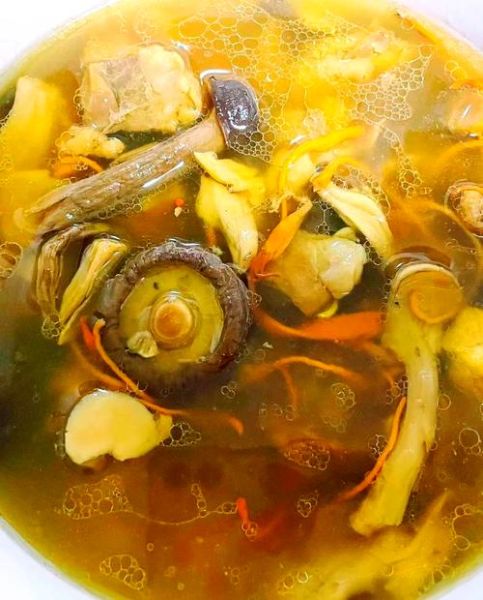 老母鸡怎么煲汤好喝_一整只老母鸡煲汤做法-第3张图片-山城妙识 老母鸡怎么煲汤好喝_一整只老母鸡煲汤做法-第3张图片-山城妙识