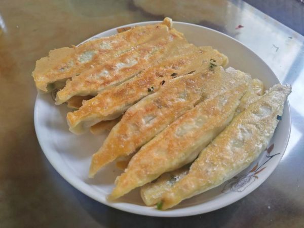 素锅贴怎么做好吃_素锅贴的面皮怎么和-第1张图片-山城妙识