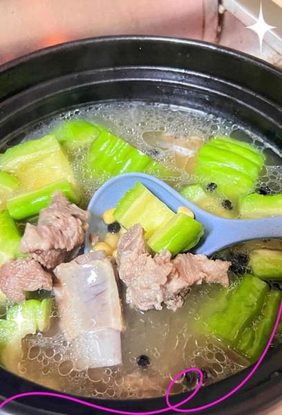 苦瓜排骨汤怎么做不苦_苦瓜排骨汤的功效与禁忌-第1张图片-山城妙识 苦瓜排骨汤怎么做不苦_苦瓜排骨汤的功效与禁忌-第1张图片-山城妙识