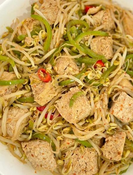 炒冻豆腐怎么炒好吃_冻豆腐炒前要不要焯水-第1张图片-山城妙识