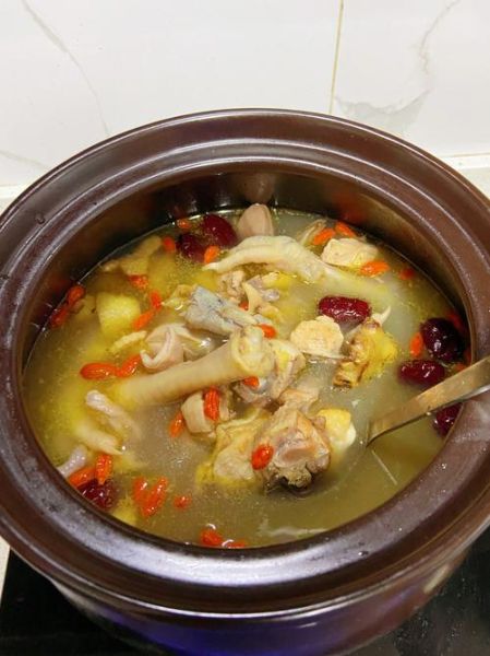 猪肚鸡汤怎么煲_最简单的做法-第3张图片-山城妙识 猪肚鸡汤怎么煲_最简单的做法-第3张图片-山城妙识